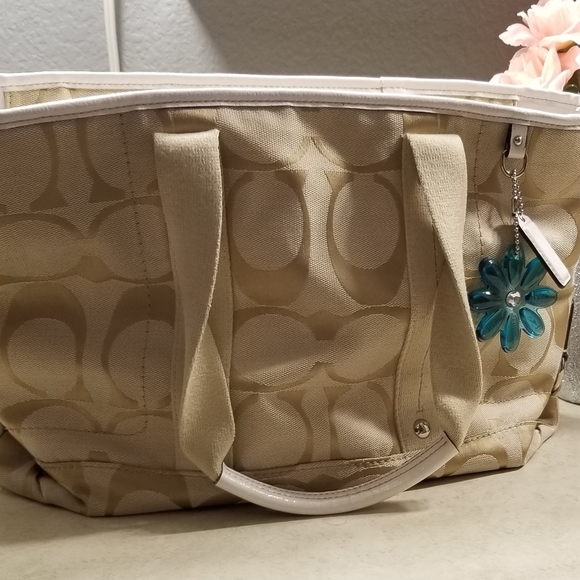 Coach | Bags | Coach Daisy Signature Canvas Tote | Poshmark